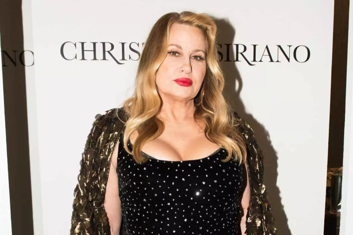 Jennifer Coolidge hat endlich ihre Fashion Week Cherry geknallt