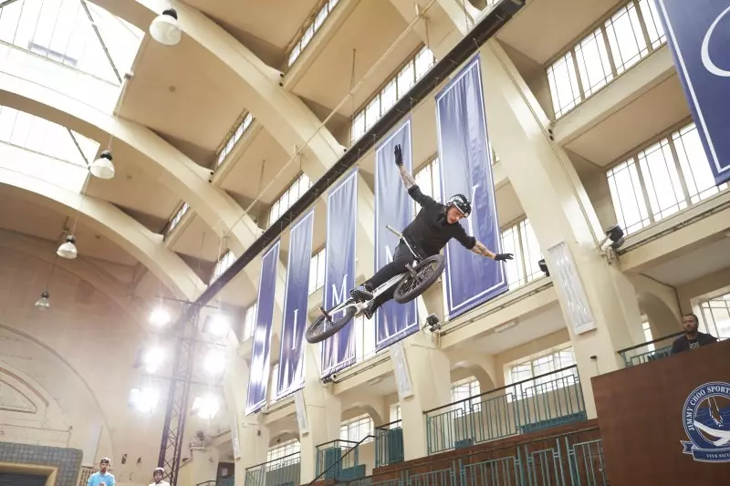 Jimmy Choo creëert een skatepark in Londen om zijn voorjaarscollectie 2016 voor heren te debuteren 13282_3