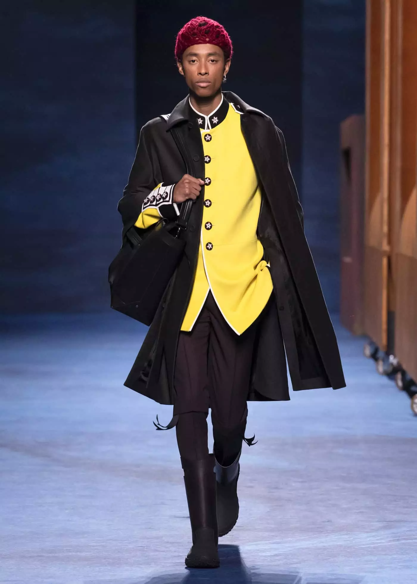 Kutolera kwa Dior Men Winter '21 Kuphatikiza Zongopeka Ndi Zowona 13291_13