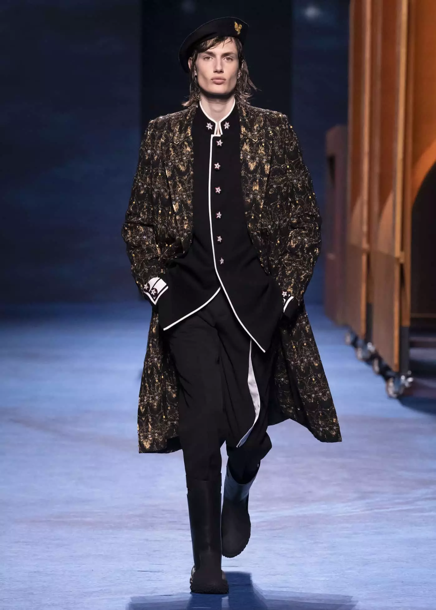 Mkusanyiko wa Dior Men Winter '21 Unaunganisha Ndoto na Ukweli 13291_2