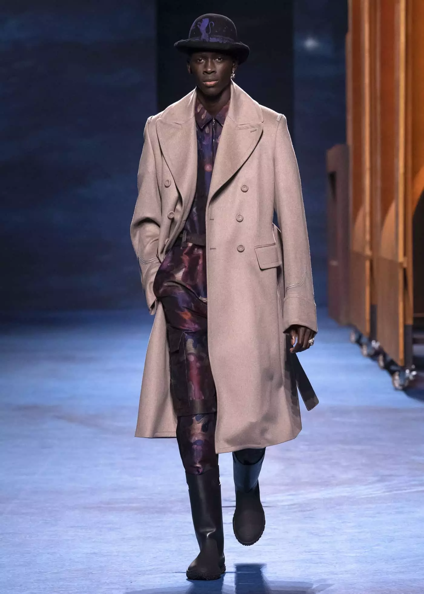 Kutolera kwa Dior Men Winter '21 Kuphatikiza Zongopeka Ndi Zowona 13291_28