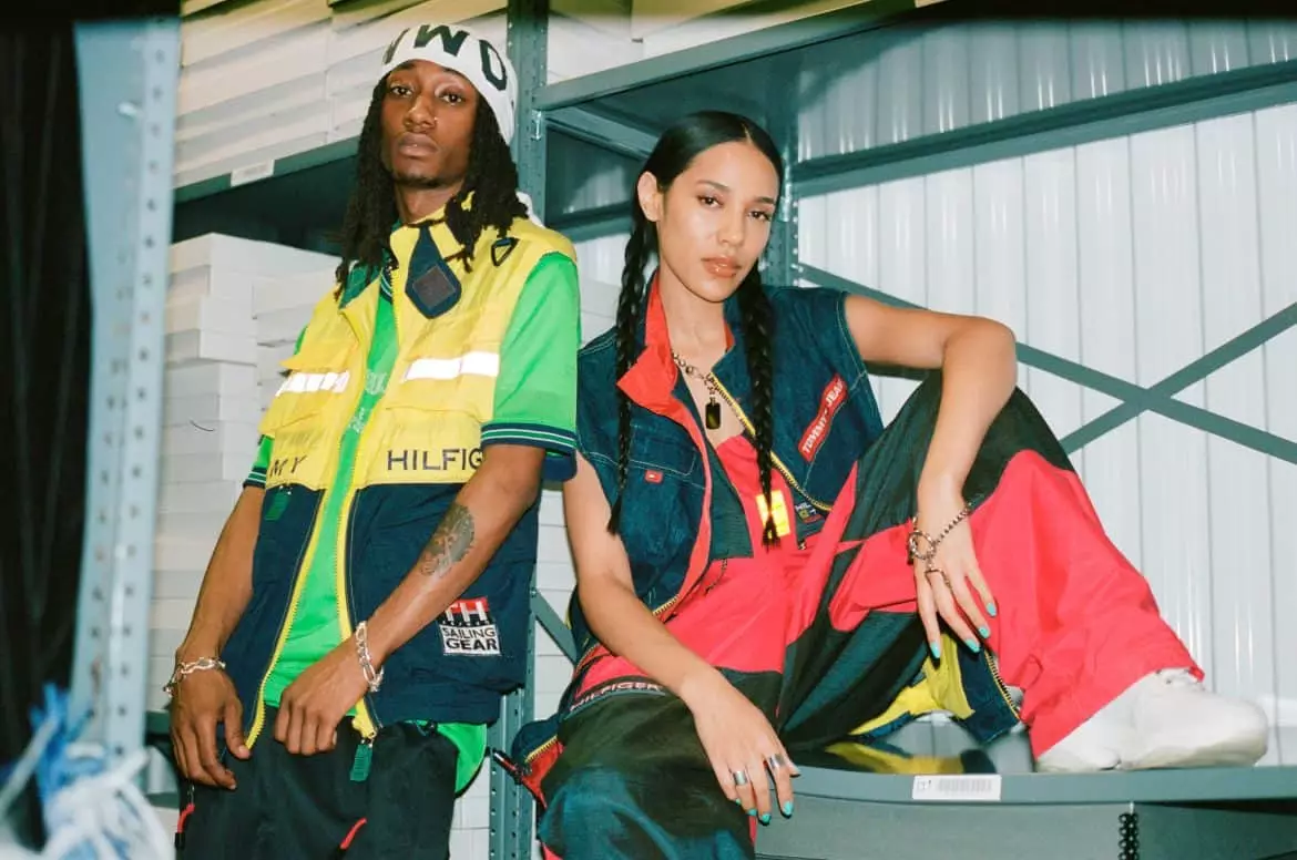 Tommy Hilfiger nga Ibaligya ang Vintage Pieces Gikan sa '90s ug Early'00s