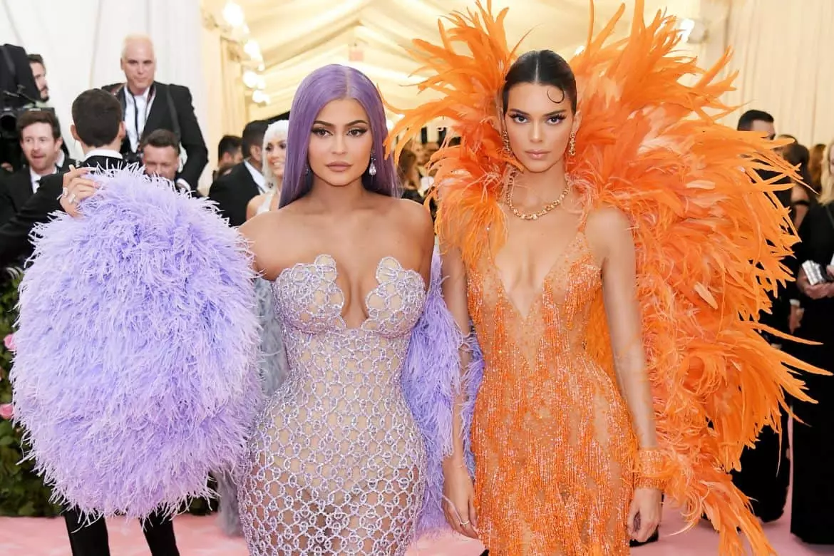 Xiddigaha ayaa Campy ku helay Met Gala 2019, Max Azria wuu dhintay