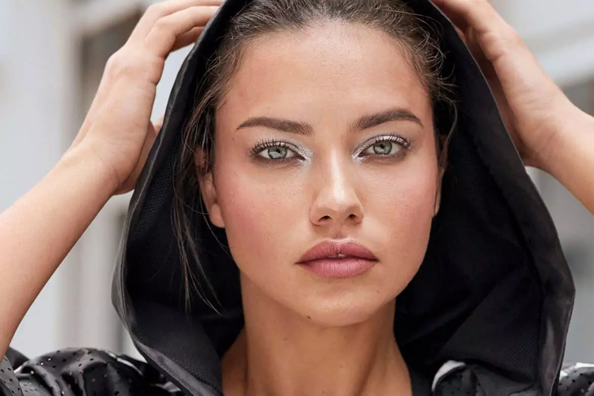 Adriana Lima zbulon se çfarë e bëri të qante në pistën e Victoria's Secret