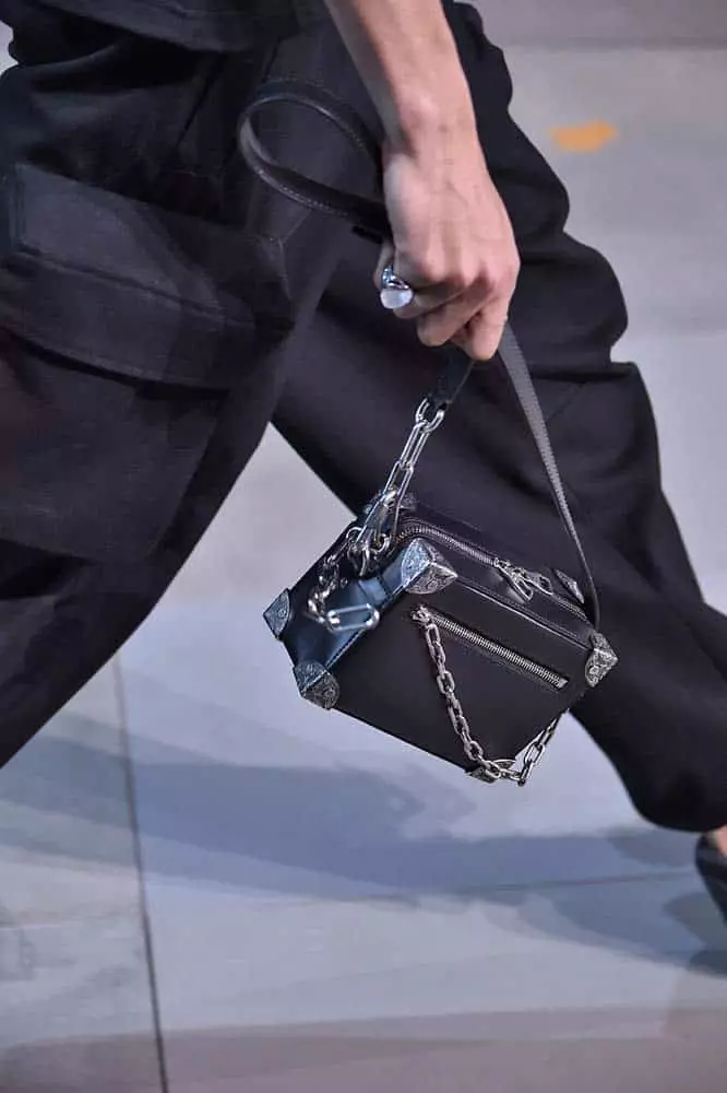 Tekintse meg az összes táskát a Louis Vuitton 2019. őszi férfibemutatójáról 14604_26