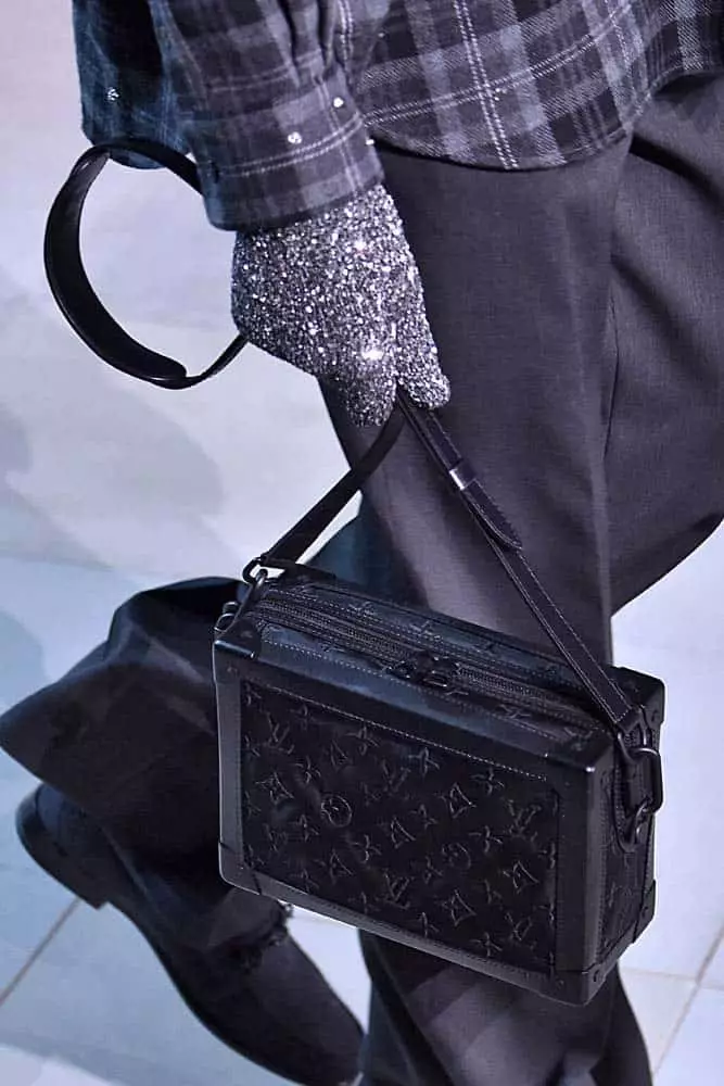 Vidu Ĉiujn Sakojn de la Aŭtuno 2019 de Vira Spektaklo de Louis Vuitton 14604_29