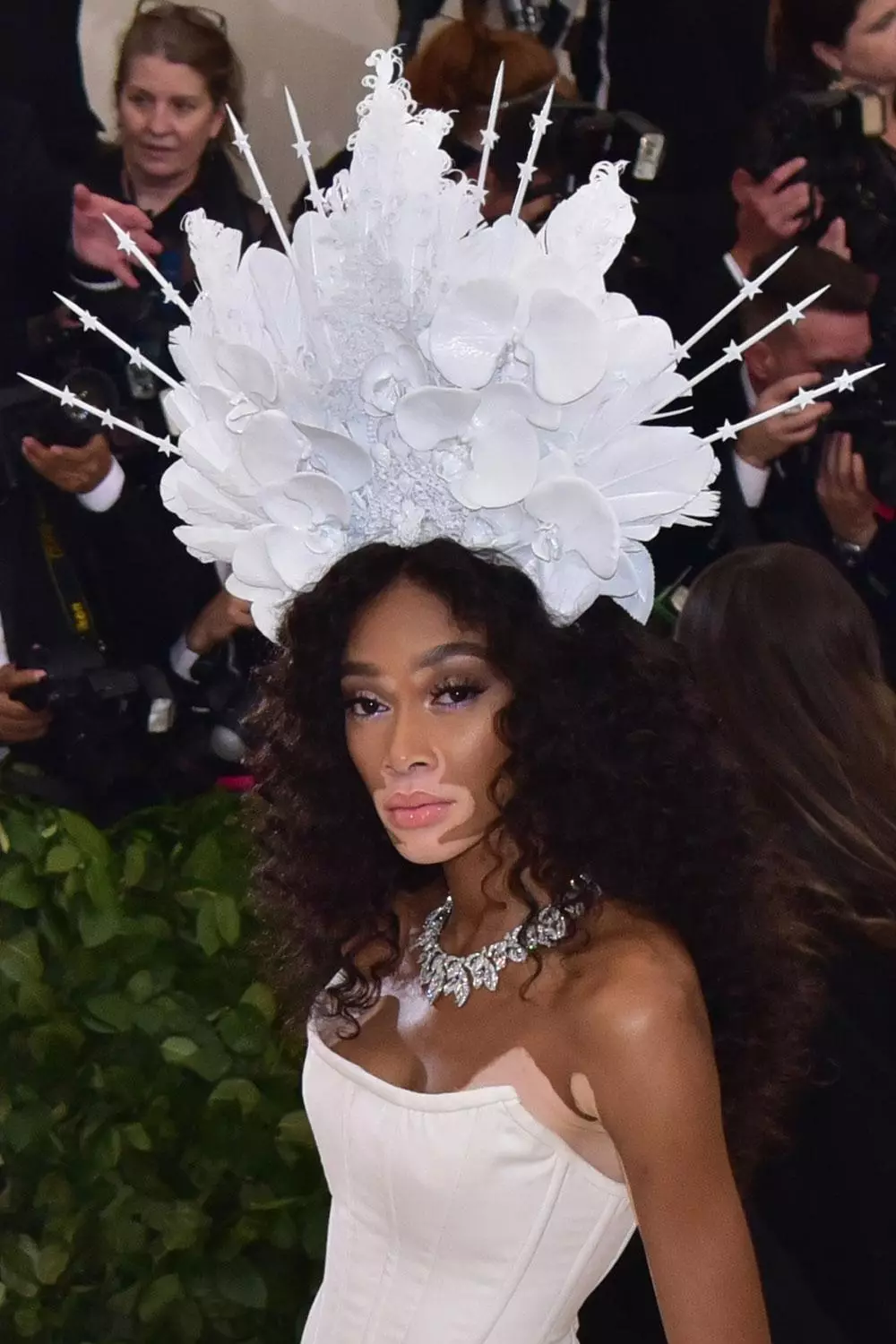 15 Met Gala Headpieces seřazených v pořadí epičnosti 14612_10