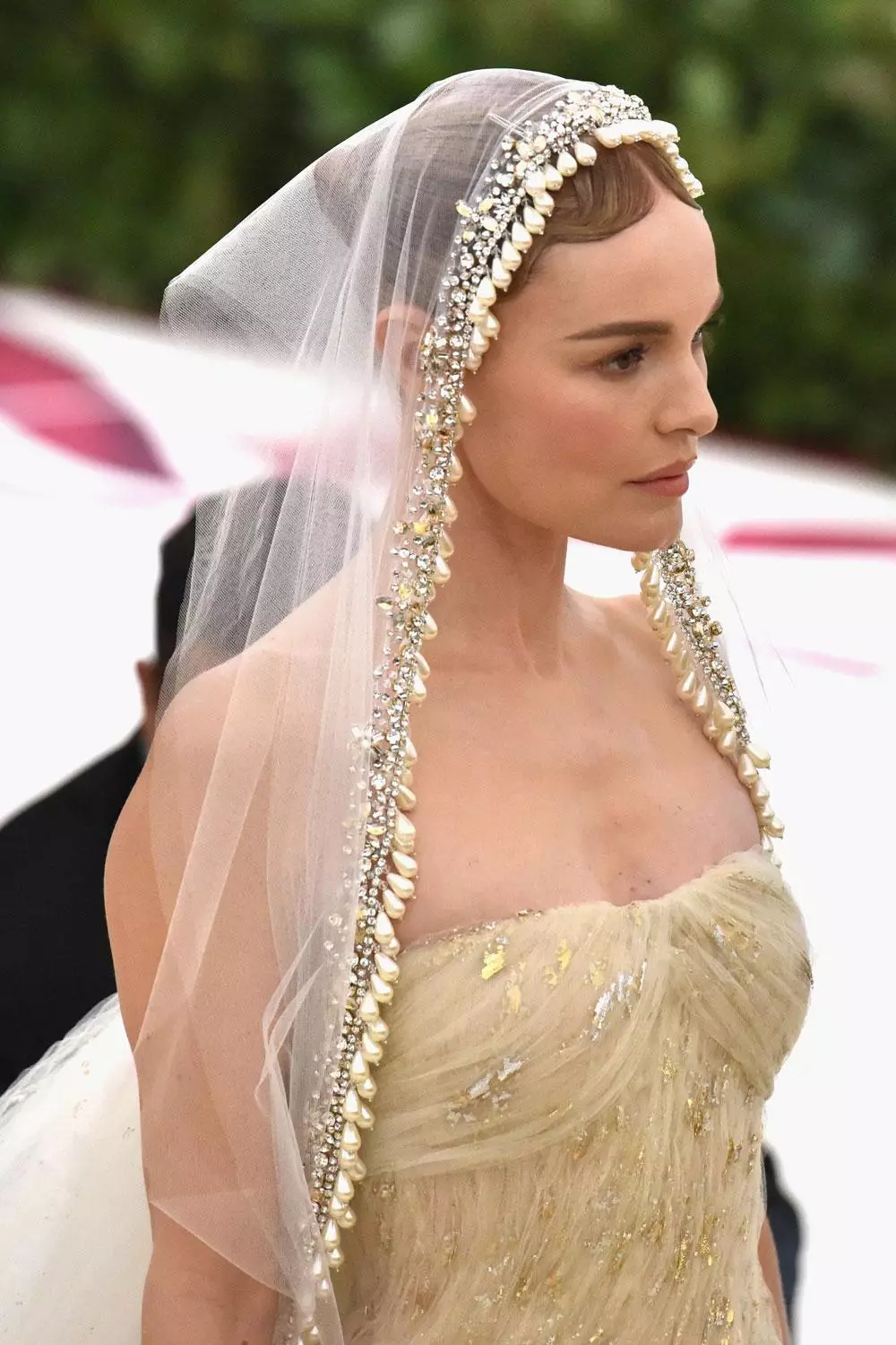 15 Met Gala Headpieces Diurutkan Sesuai Keistimewaannya 14612_7