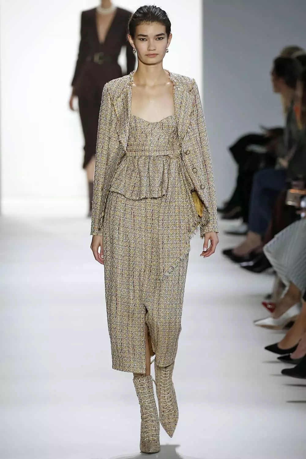 Tomo Koizumi ឈ្នះ NYFW ជាមួយនឹងការបង្ហាញខ្លួនដំបូងដ៏គួរឱ្យភ្ញាក់ផ្អើល ព័ត៌មានលម្អិតលេចចេញនៅក្នុងរឿងអាស្រូវ Philip Green #MeToo 14660_12