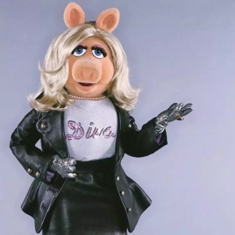 Miss Piggy sevgi, hayot va uning yangi qizil gilamdagi muxbir konserti haqida 14693_3