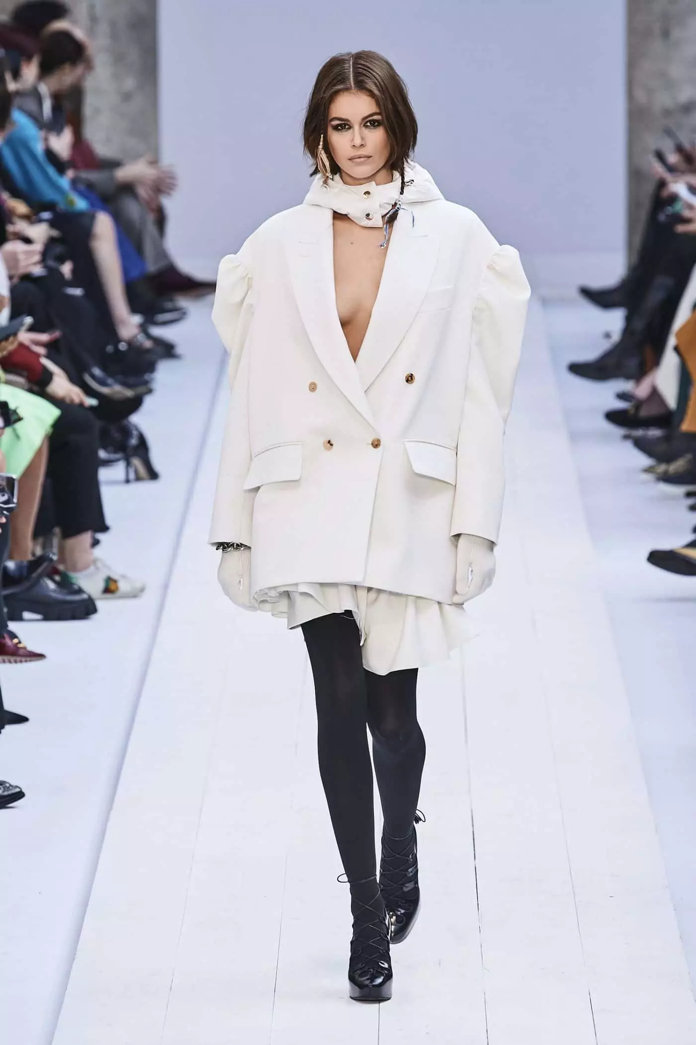 9 Koleksi Paling Berkesan dari Pertunjukan Milan Fashion Week Musim Gugur 2020 14797_100