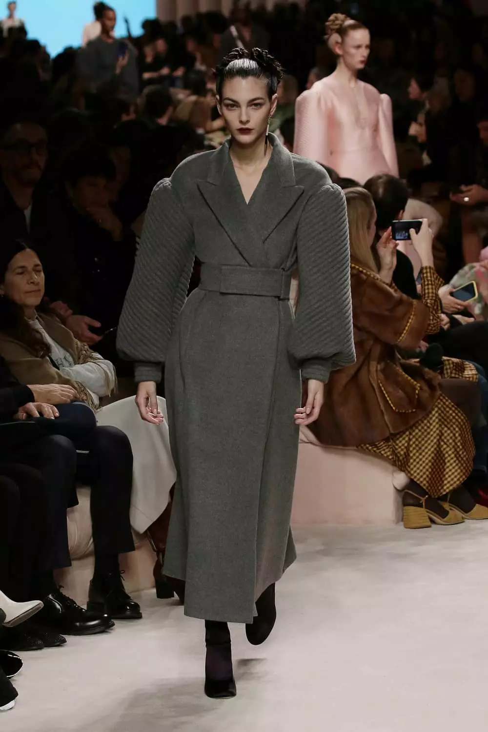 9 Koleksi Paling Kelingan Saka Pameran Milan Fashion Week Musim Gugur 2020 14797_14