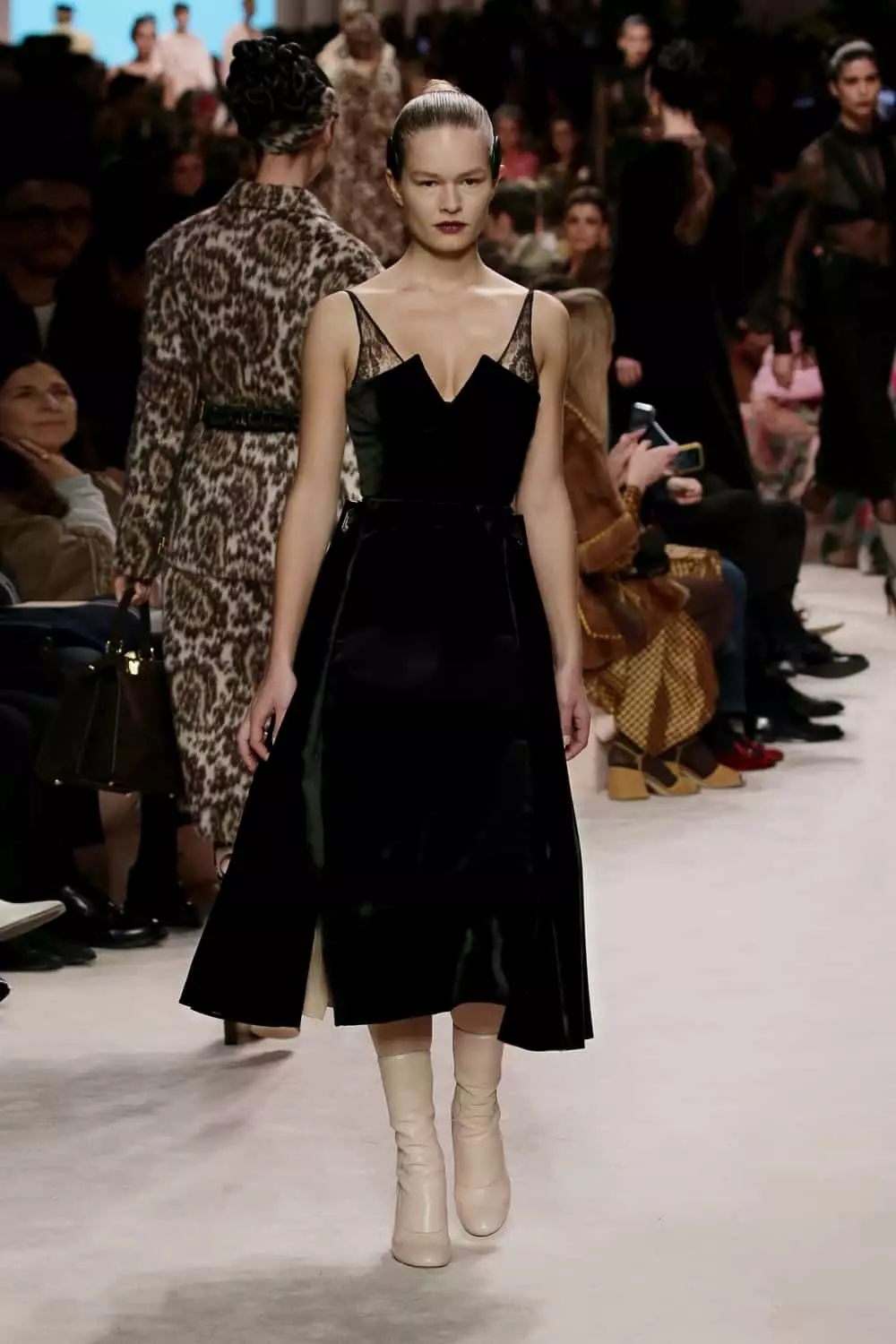 Ang 9 Pinaka-memorable na Koleksyon Mula sa Milan Fashion Week Fall 2020 Shows 14797_22