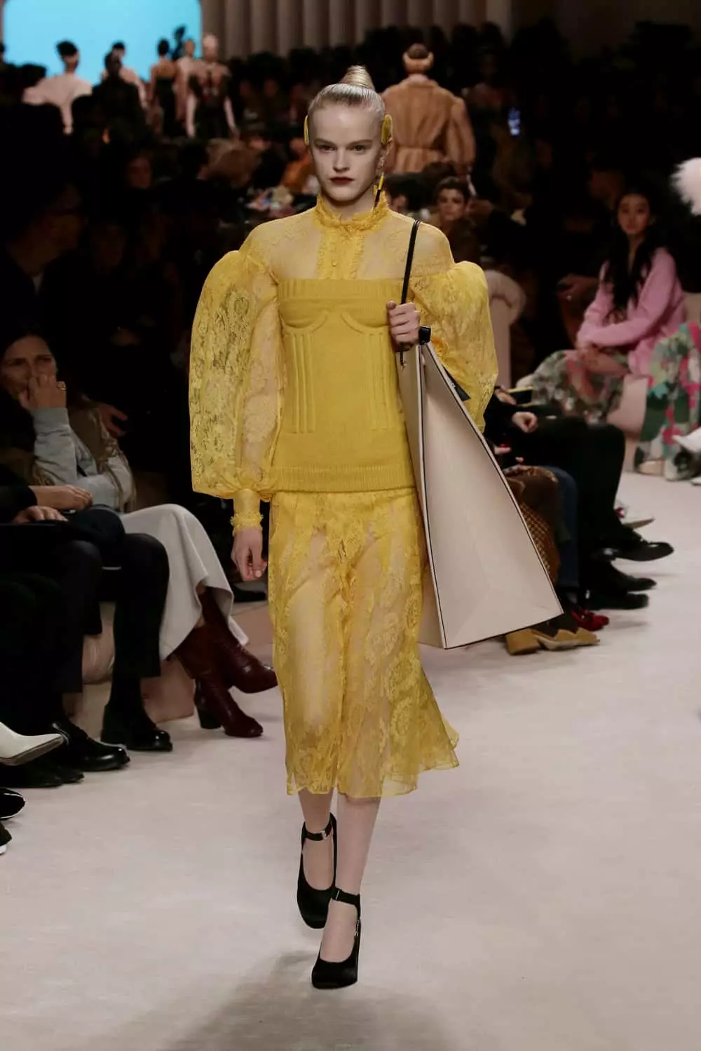 Ang 9 Pinaka-memorable na Koleksyon Mula sa Milan Fashion Week Fall 2020 Shows 14797_24