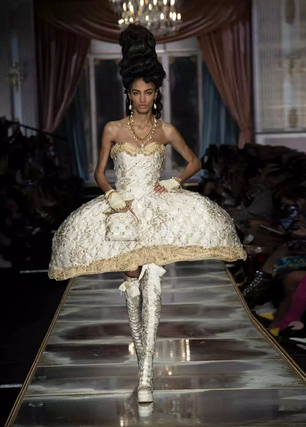 9 Koleksi Paling Kelingan Saka Pameran Milan Fashion Week Musim Gugur 2020 14797_66