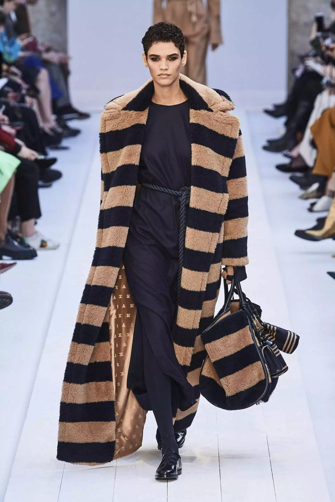 Ang 9 Pinaka-memorable na Koleksyon Mula sa Milan Fashion Week Fall 2020 Shows 14797_93