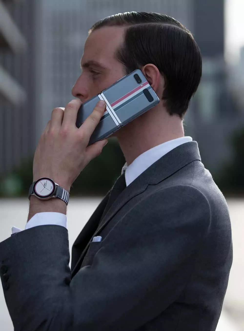 Thom Browne navrhuje vysoce módní vyklápěcí telefon pro Samsung 14803_2