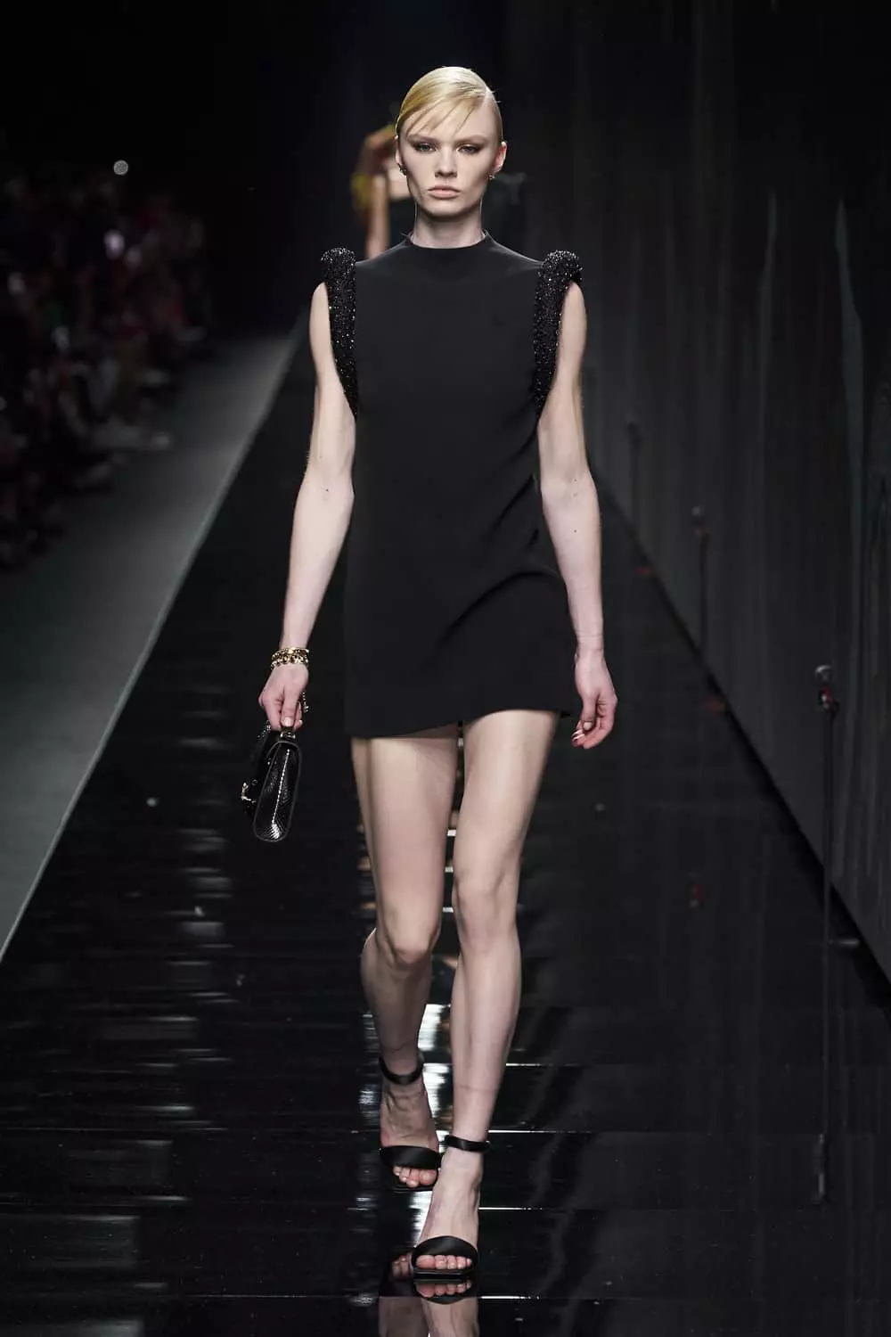 Versace predstavlja svojo prvo revijo Co-Ed Runway Show 15018_80