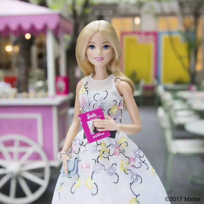 Barbie on Fame, Summer Travel, Personal Style, ug Daghan pa! 15045_2