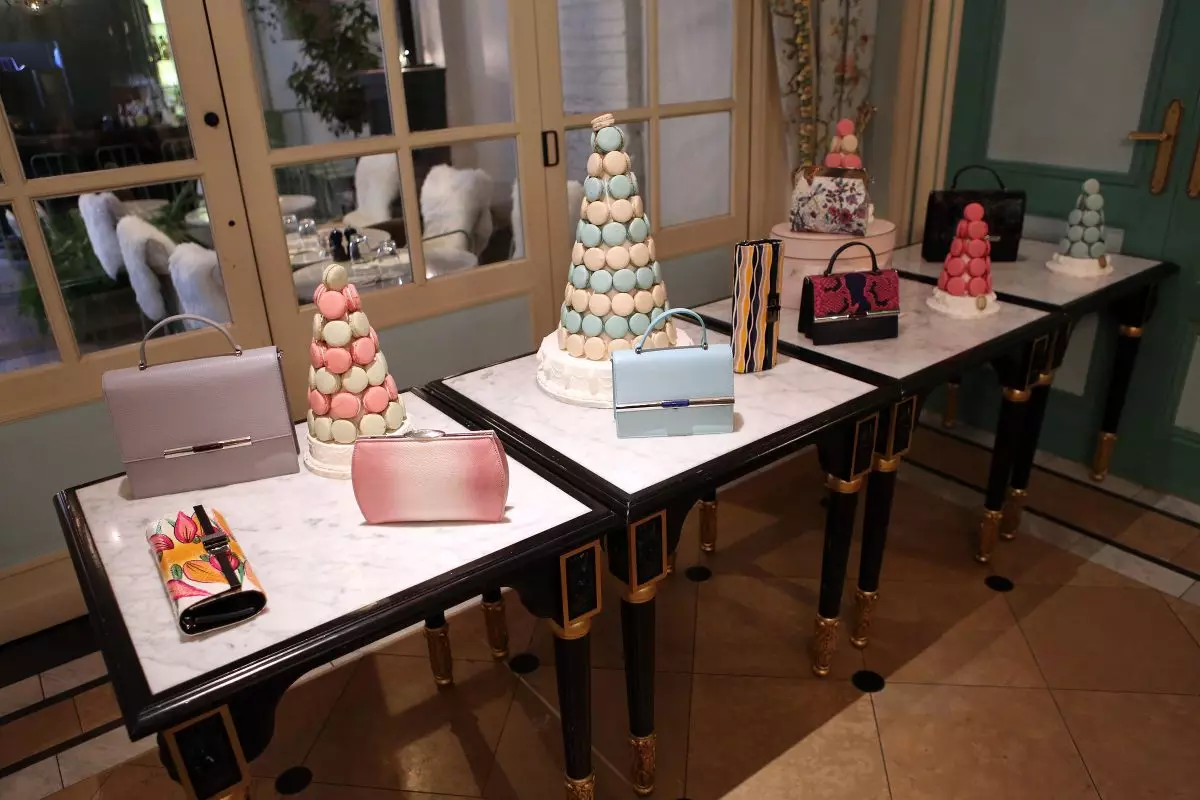 Etoso==Ella McHugh kaj Ophira Edut de The AstroTwins Host SS17 Luncheon==Laduree Soho, NYC==Novembro 01, 2016==©Patrick McMullan==Foto - Krista Kennell/PMC====