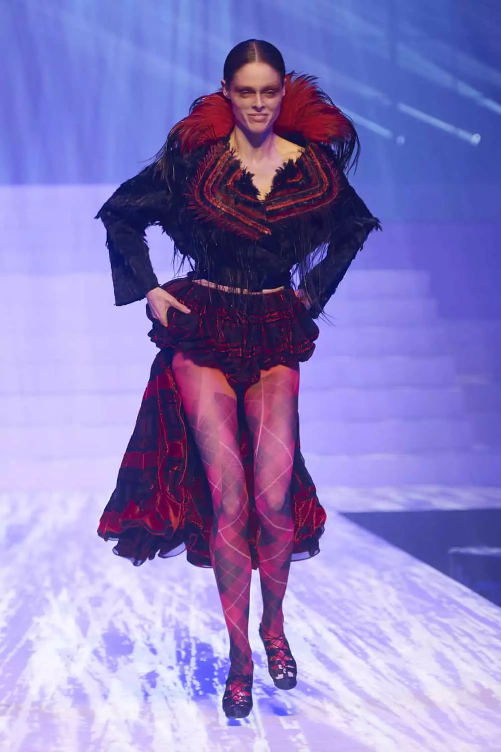 Jean Paul Gaultier dit adieu à la couture, Victoria's Secret se lance dans le shapewear 15192_12