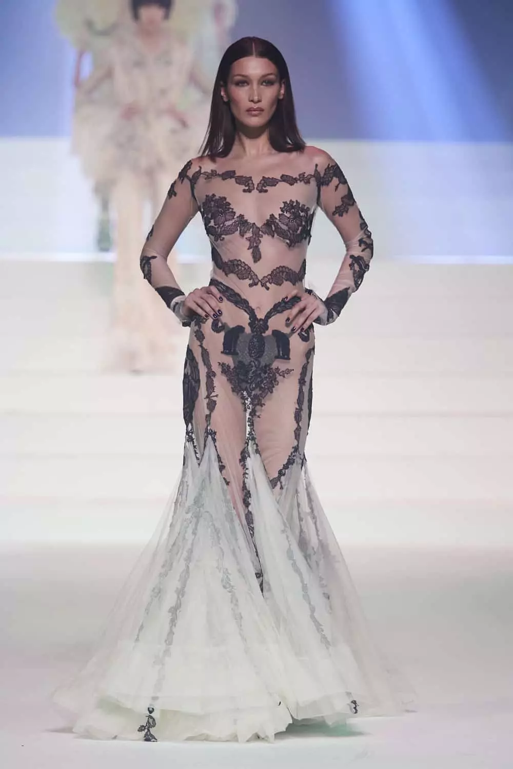 Jean Paul Gaultier dit adieu à la couture, Victoria's Secret se lance dans le shapewear 15192_14