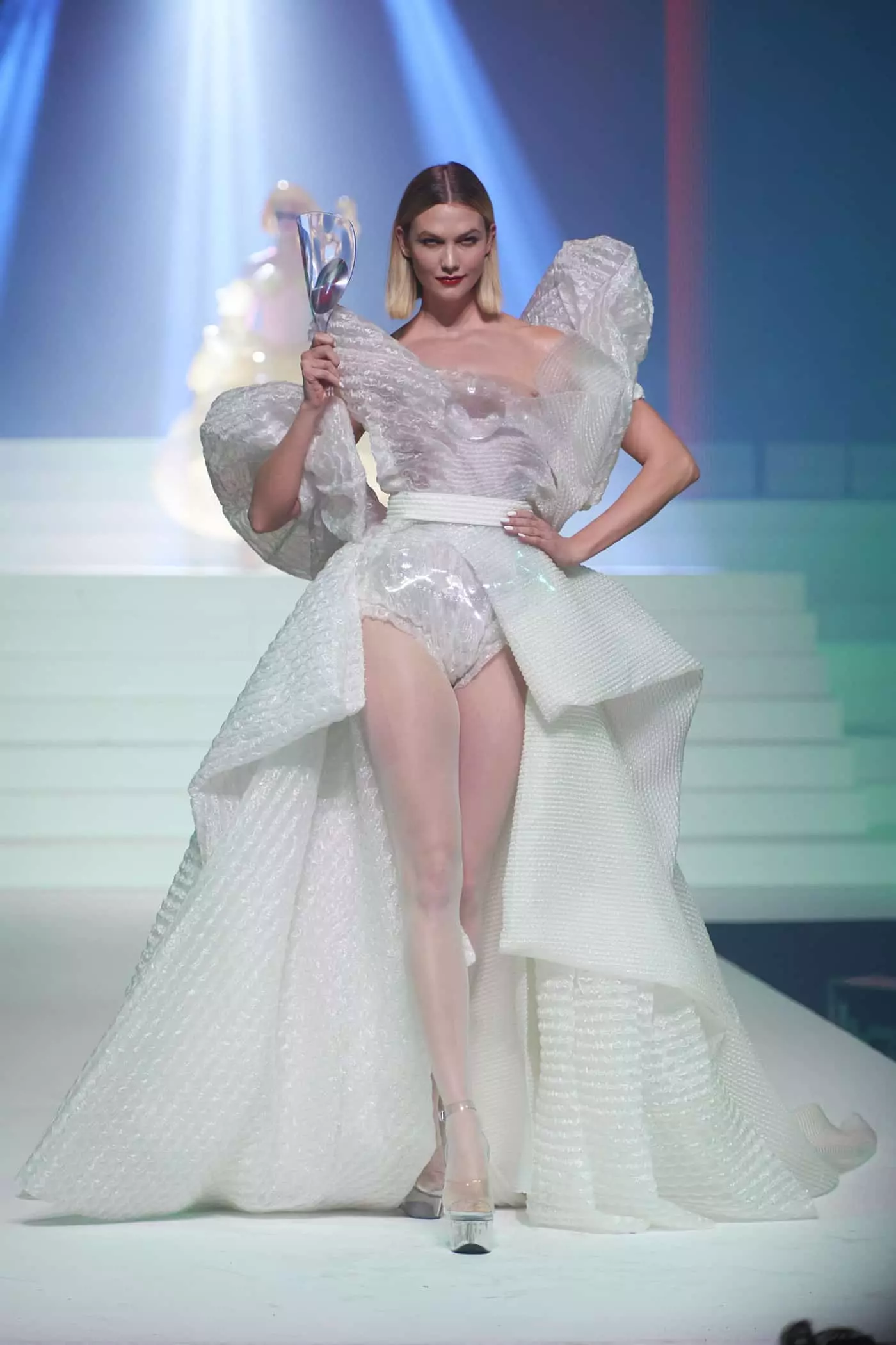 Jean Paul Gaultier o kopa Adieu ho Couture, Lekunutu la Victoria le kena ka har'a Shapewear 15192_15