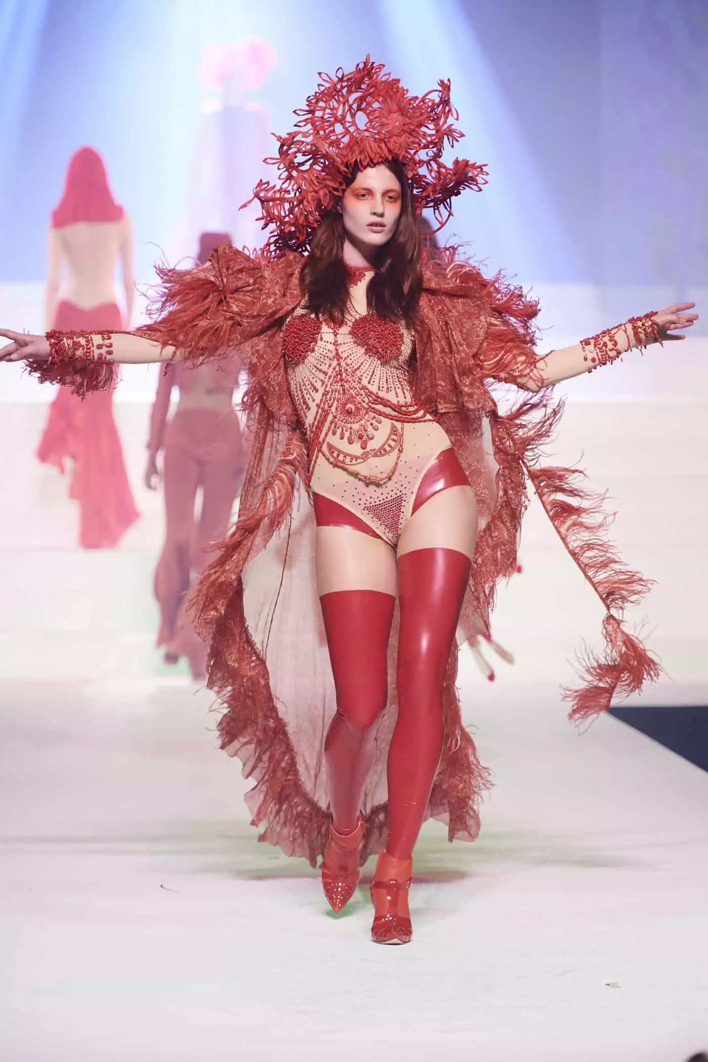 Jean Paul Gaultier Couture üçün təklif edir, Victoria's Secret forma geyinir 15192_16