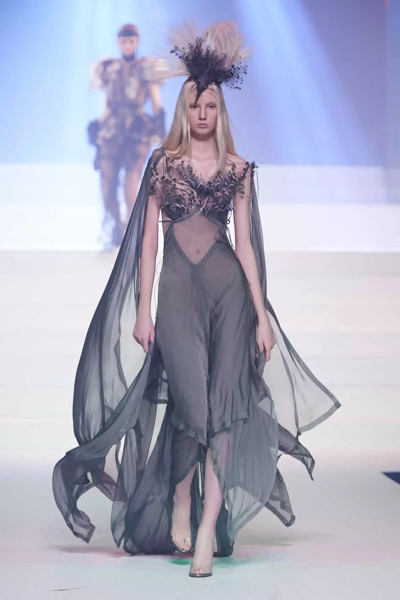 Jeanas Paulas Gaultier atsisveikina su „Couture“, „Victoria's Secret“ pereina į forminius drabužius 15192_18