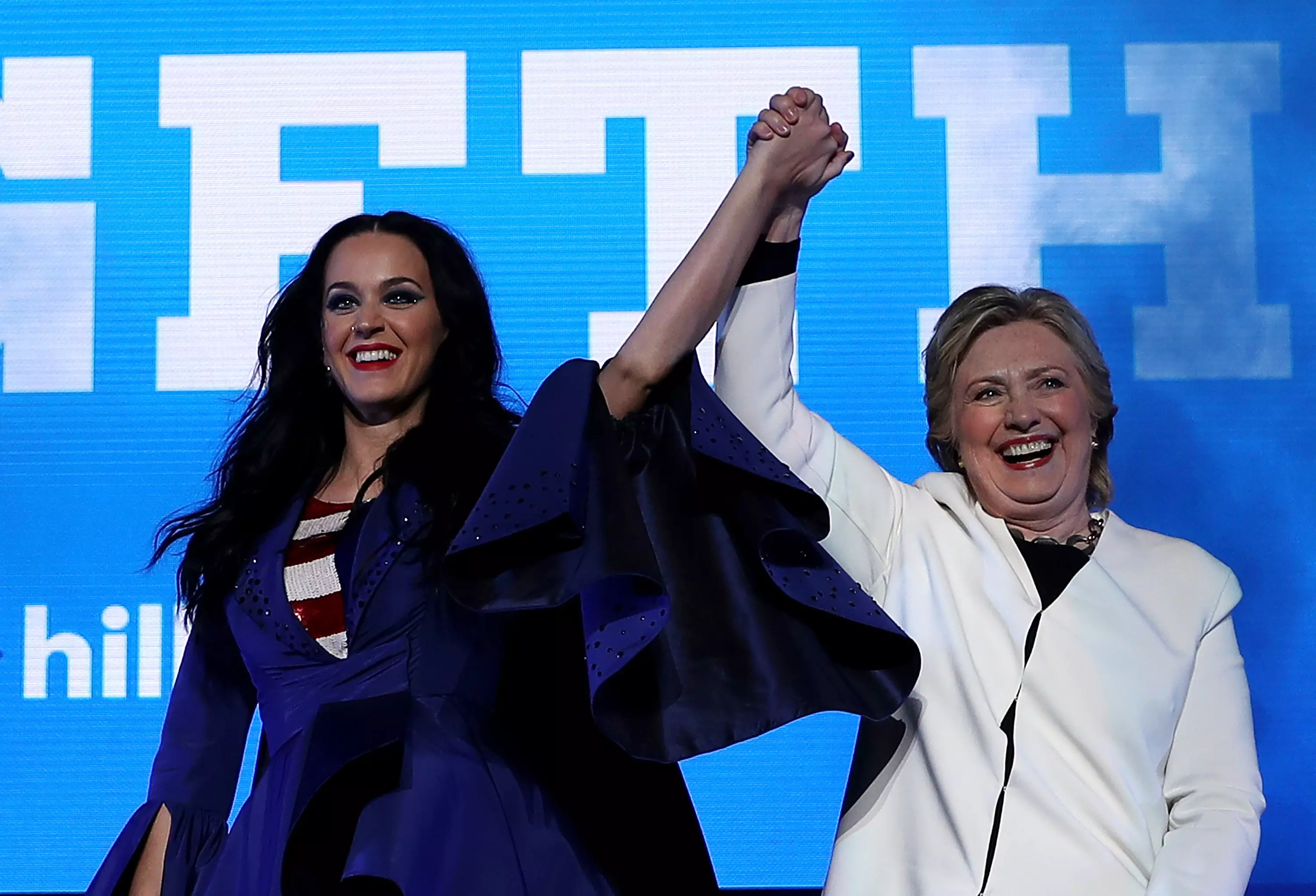 Katy Perry ตั้งชื่อปั๊มตามชื่อ Hillary Clinton ภายในร้าน Farfetch's Store of the Future 15334_1