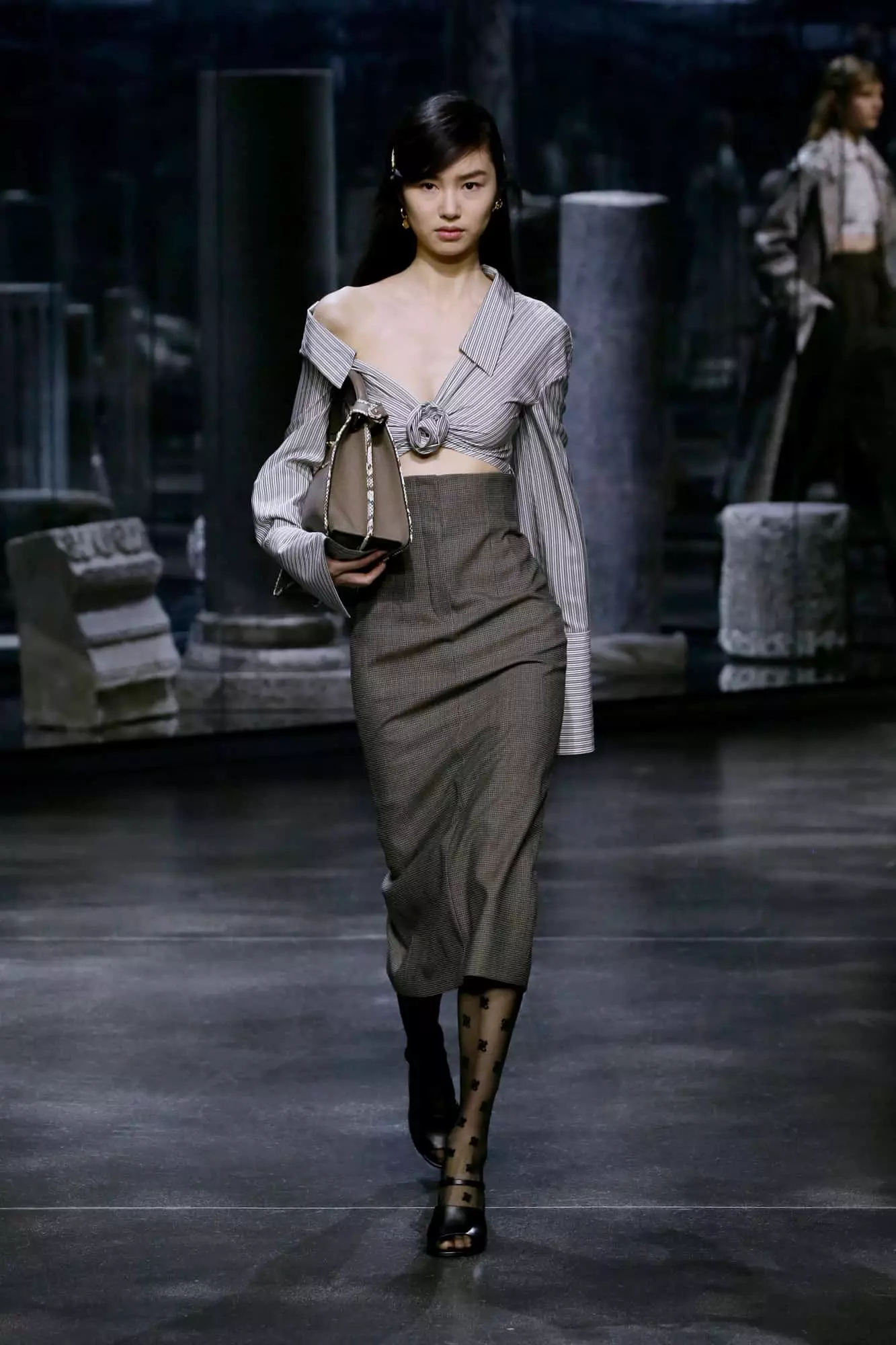 Kim Jones hace su debut en RTW en Fendi con una oda a sus predecesores 15521_42