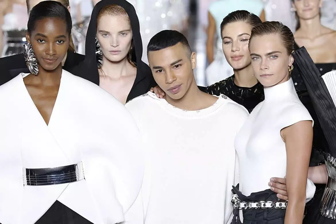 Balmain Yandisa Digitally, Luxury Counterfeiters Fumana iiLophole