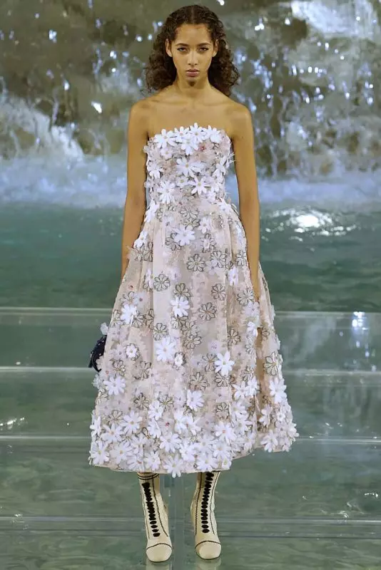 Couture's Chic Finale: Fendi at the Trevi Fountain 15971_11