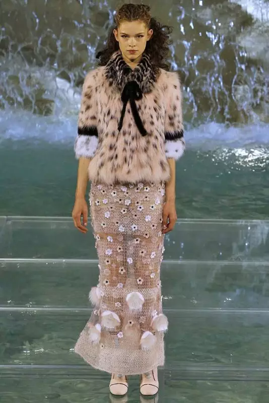 Шикозният финал на Couture: Fendi на фонтана Ди Треви 15971_14