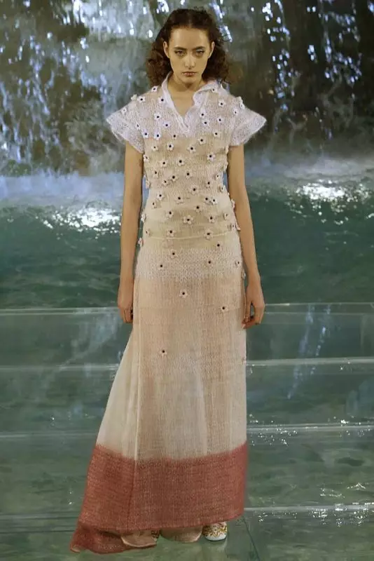Couture's Chic Finale: Fendi ที่น้ำพุเทรวี 15971_15