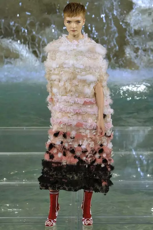 Couture's Chic Finale: Fendi at the Trevi Fountain 15971_17