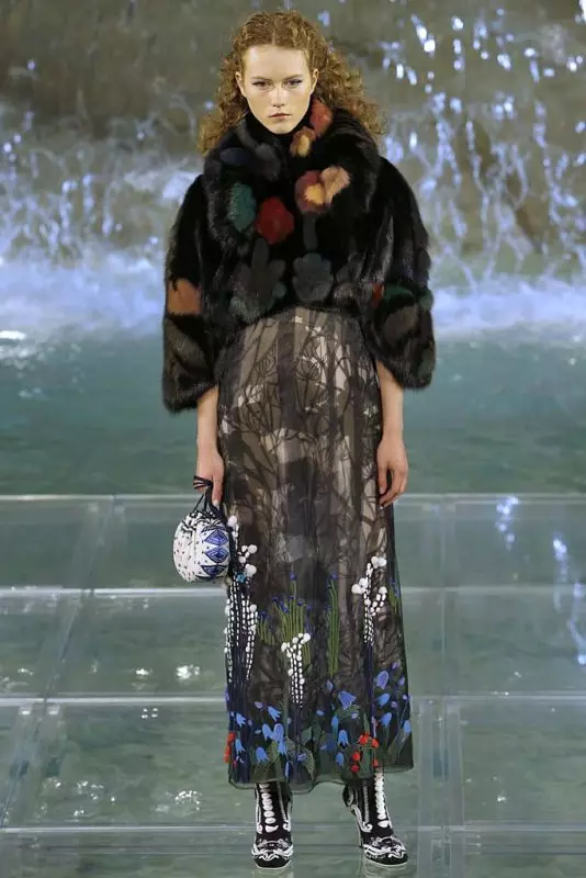 Фінал шику від Couture: Fendi біля фонтану Треві 15971_31