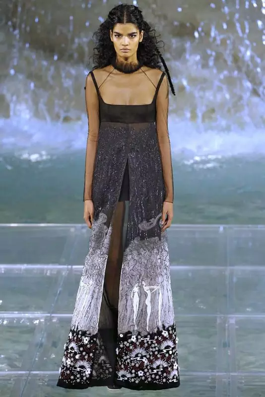 Фінал шику від Couture: Fendi біля фонтану Треві 15971_36