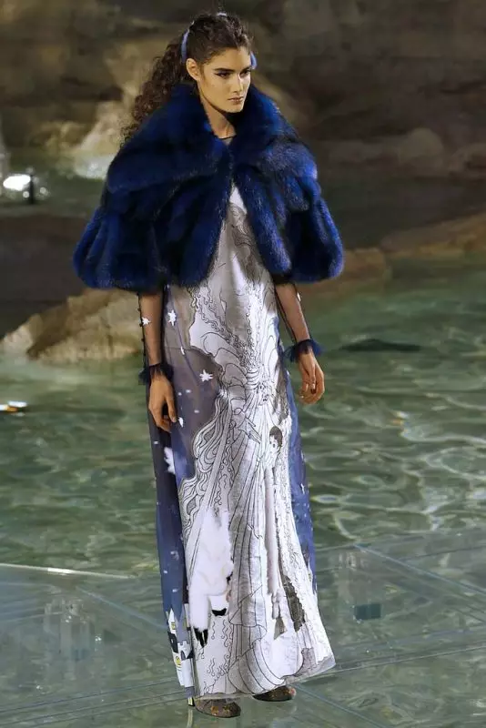 Couture's Chic Finale: Fendi at the Trevi Fountain 15971_37