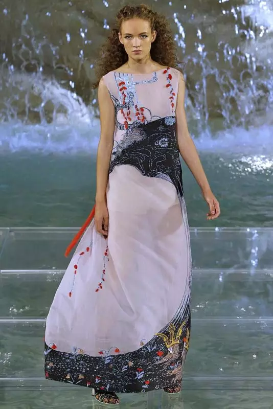 Couture's Chic Finale: Fendi Trevi усан оргилуур дахь 15971_39