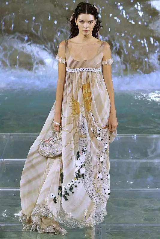 Couture's Chic Finale: Fendi at the Trevi Fountain 15971_44