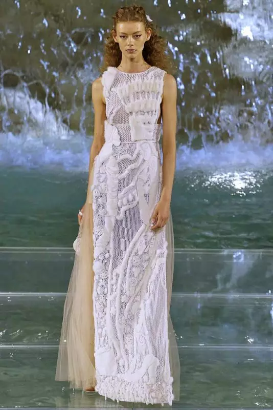 Couture's Chic Finale: Fendi at the Trevi Fountain 15971_46