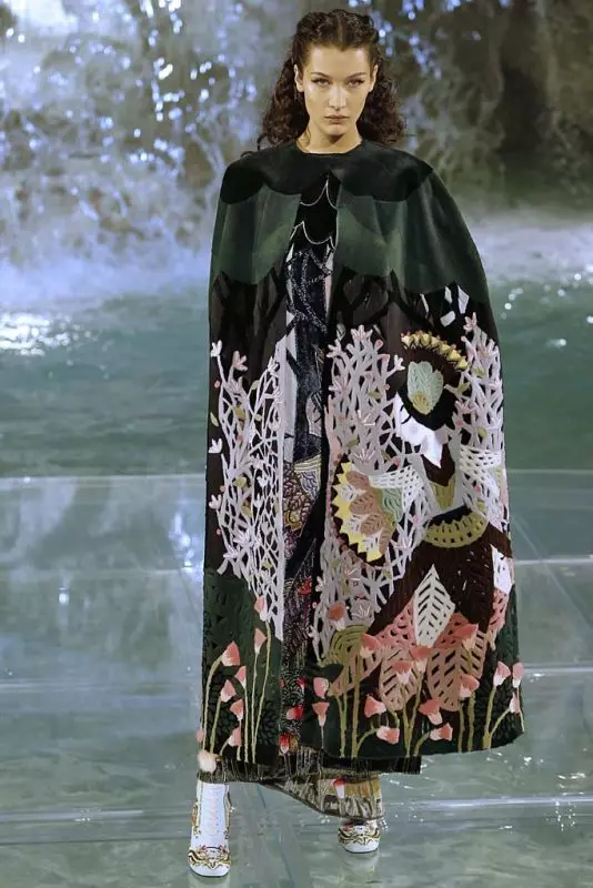Couture's Chic Finale: Fendi at the Trevi Fountain 15971_51