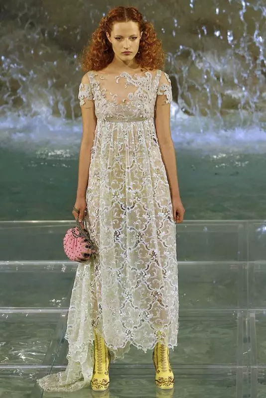 Couture's Chic Finale: Fendi at Trevi Fountain 15971_7