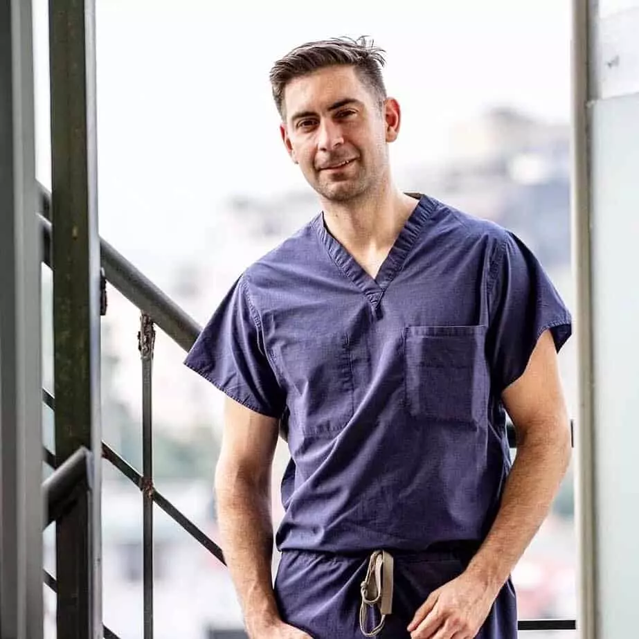 Upoznajte plastičnog hirurga iz New Yorka koji čini da muškarci izgledaju bolje 16053_2