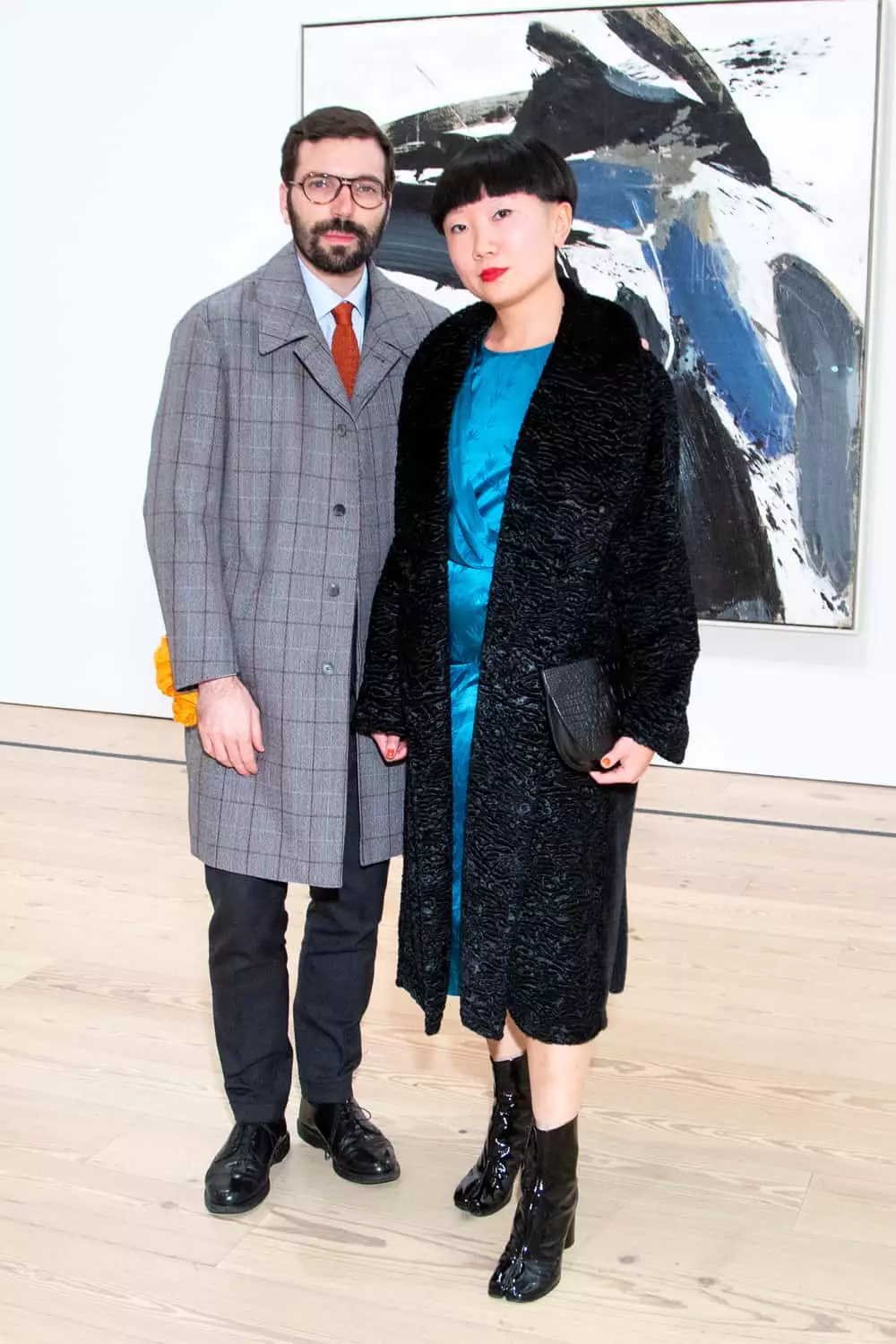 Katie holmes na whitney art party, fashionphile hraje santa 16840_9