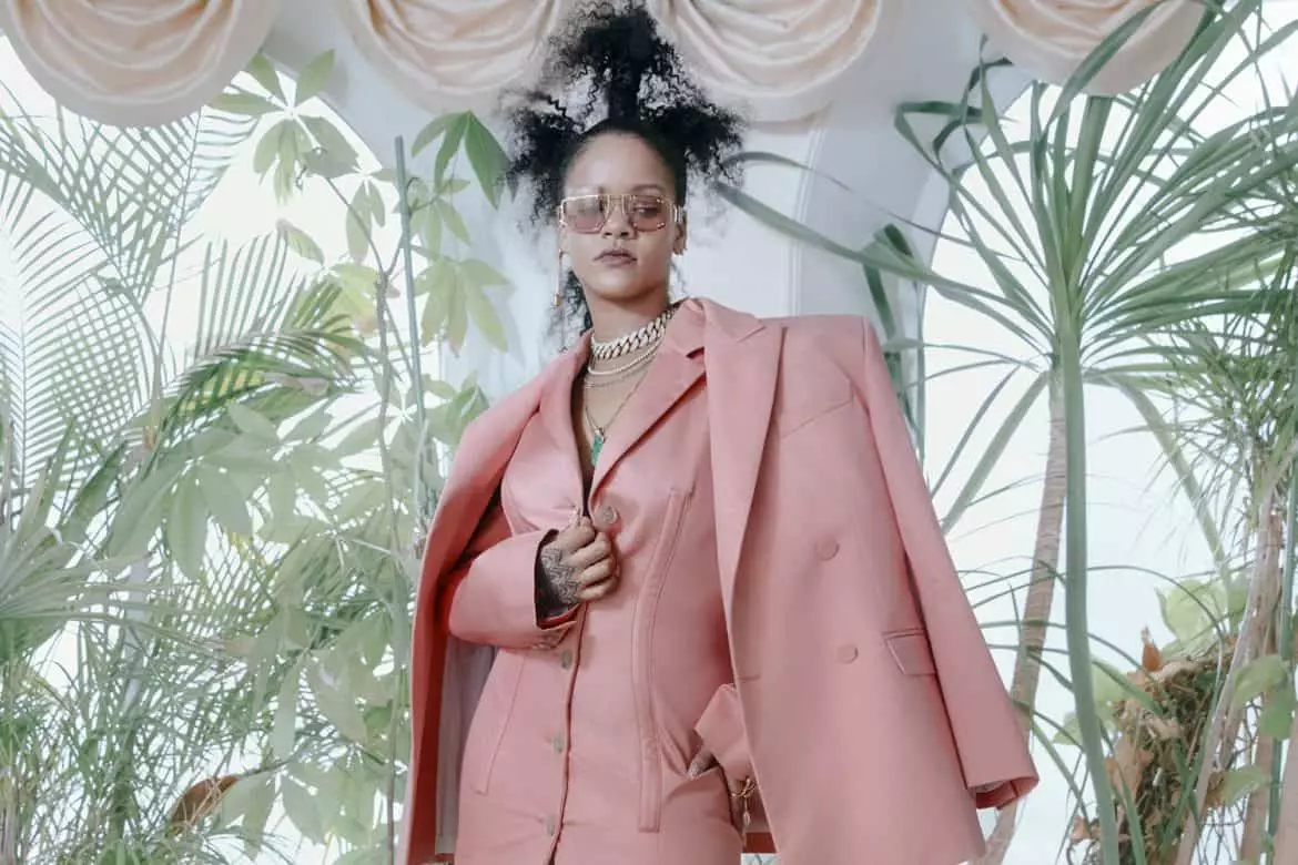 Hier is je eerste blik op Rihanna's Fenty