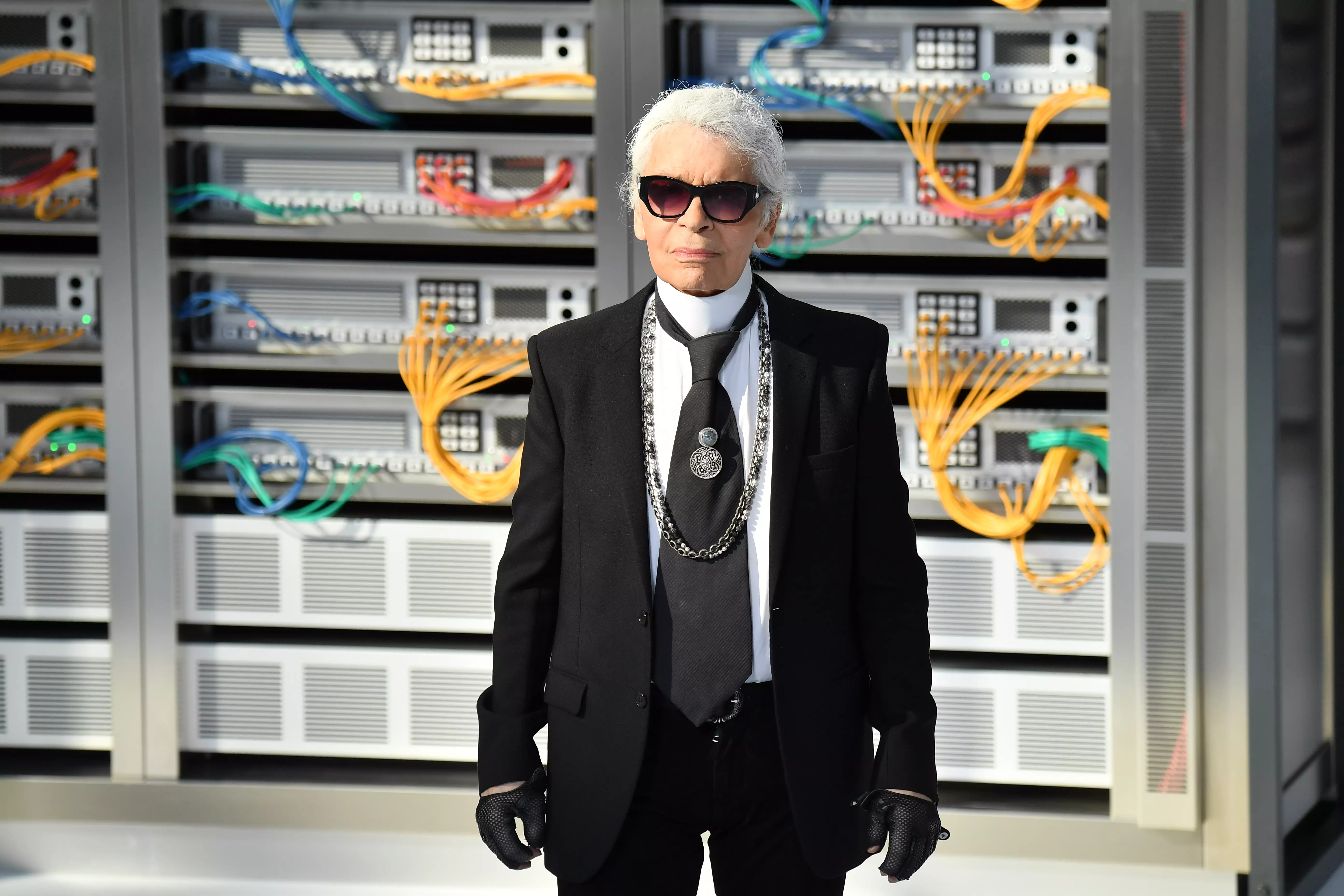 Ο Karl Lagerfeld λανσάρει το Hospitality Brand, Junya Watanabe Tells All
