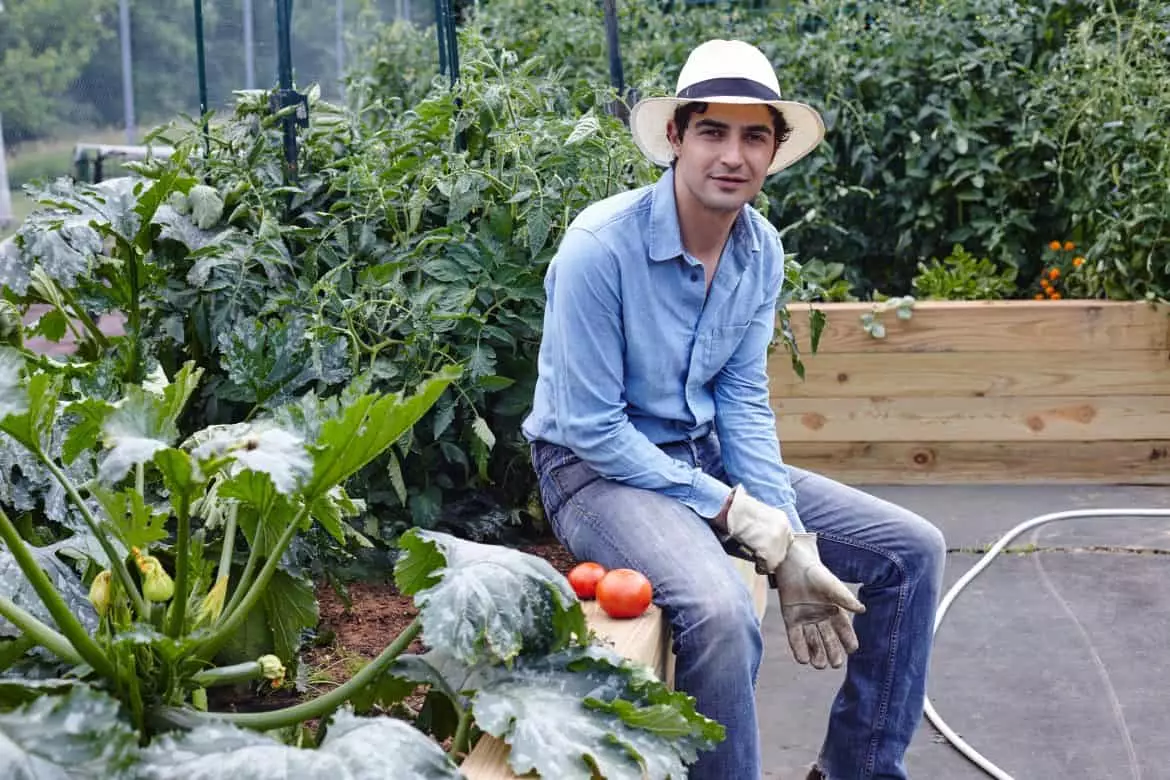 Zac Posen es dedica a la jardineria durant l'autoaïllament 16877_1