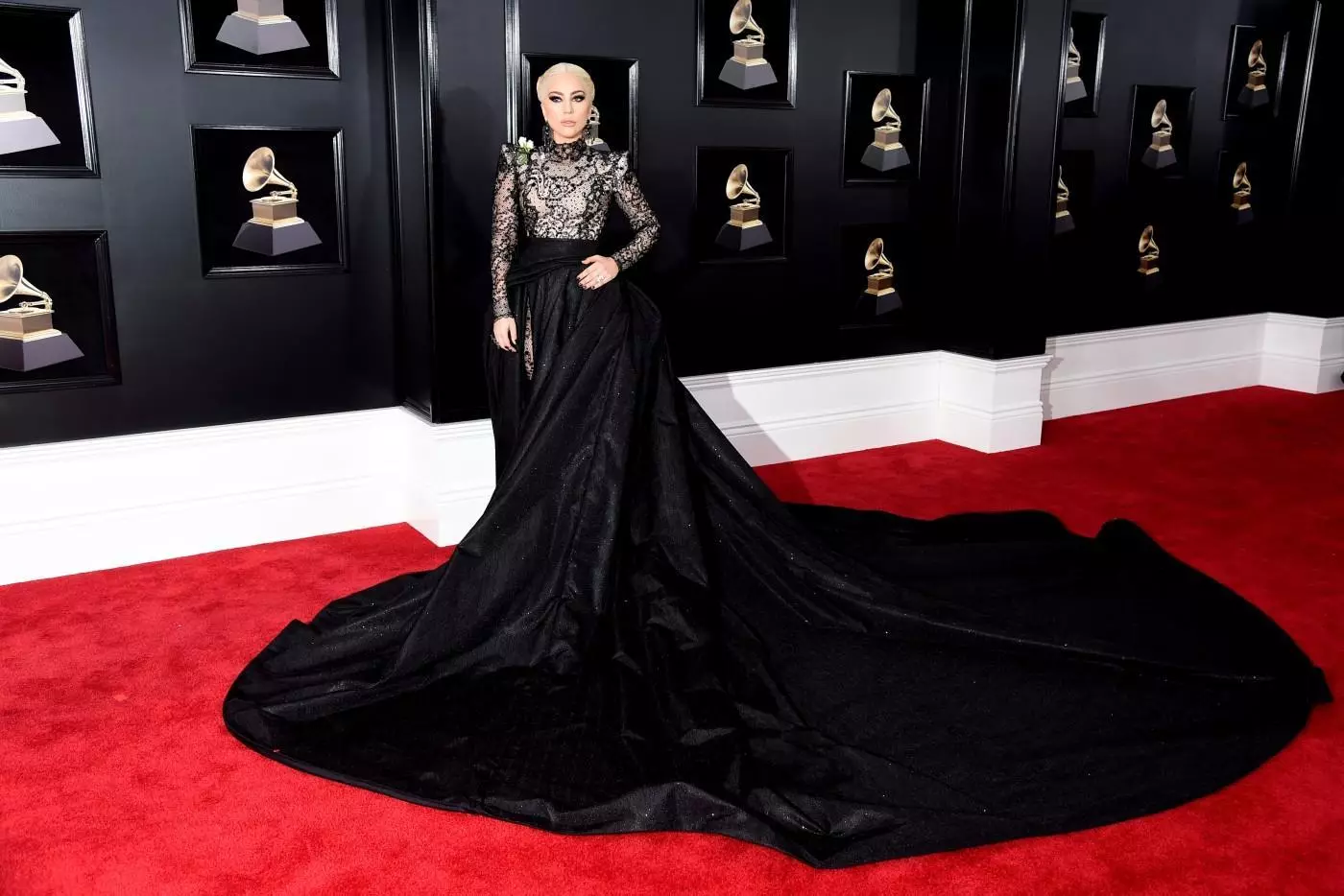 23 najlepsze stylizacje z czerwonego dywanu Grammy